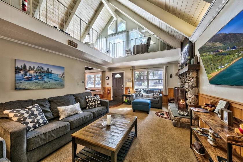Rustic Elegance: Finding Peace in South Lake Tahoe Cabins | RnR Vacation Rentals